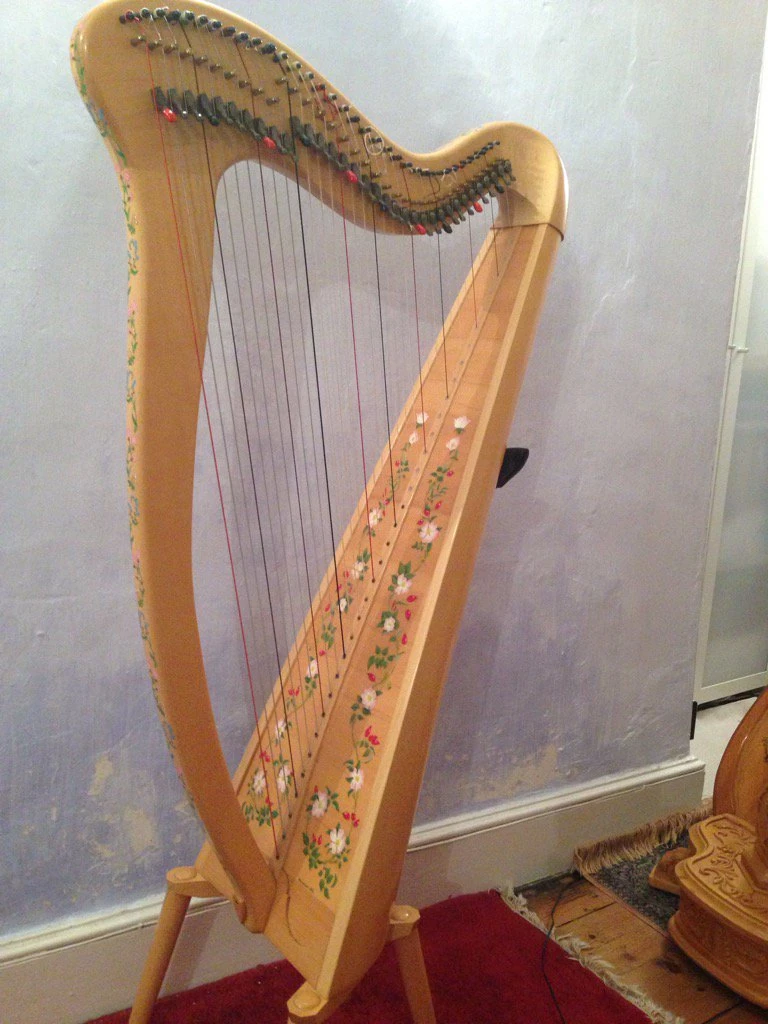 Clarsach by Pilgrim Harps | Harp Wiki | Fandom