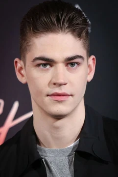 Hero Fiennes Tiffin Tom Riddle