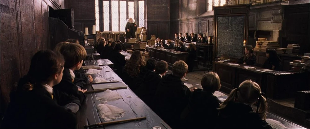 Klassenraum 2E | Harry-Potter-Lexikon | Fandom
