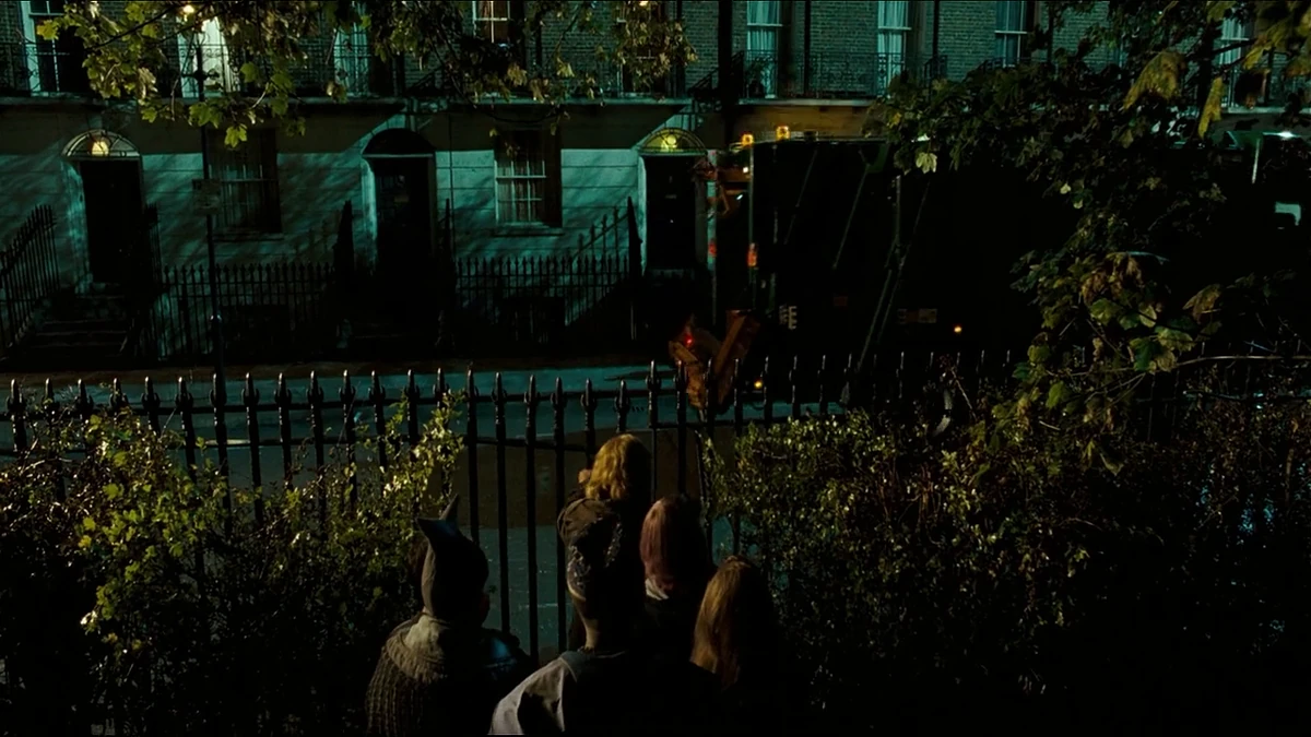 Grimmauld square | Harry Potter Wiki | Fandom