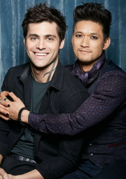 Magnus and Alec Lightwood-Bane (Shadowhunters) | Harry Potter Fanon ...