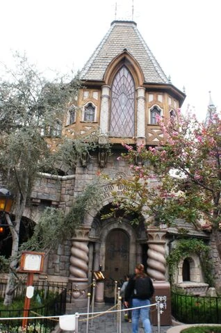 Snow White's Scary Adventures | Haunted Mansion Wiki | Fandom