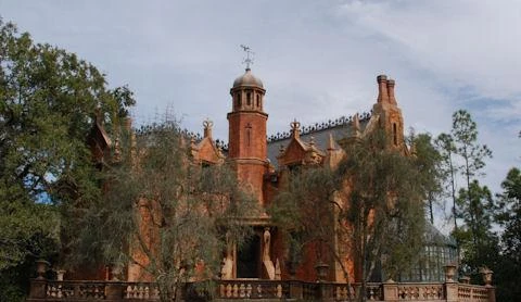 Gracey Manor | Haunted Mansion Wiki | Fandom