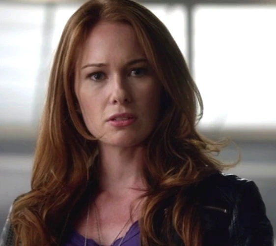 Bette Sans Souci/DCTV | Headhunter's Holosuite Wiki | Fandom