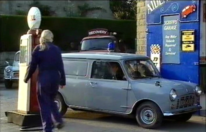Austin Mini Police Van | Heartbeat Wiki | Fandom