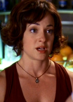 Flo | Wiki Hechiceras-charmed | Fandom