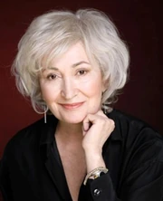 Jennifer Rhodes | Wiki Hechiceras-charmed | Fandom