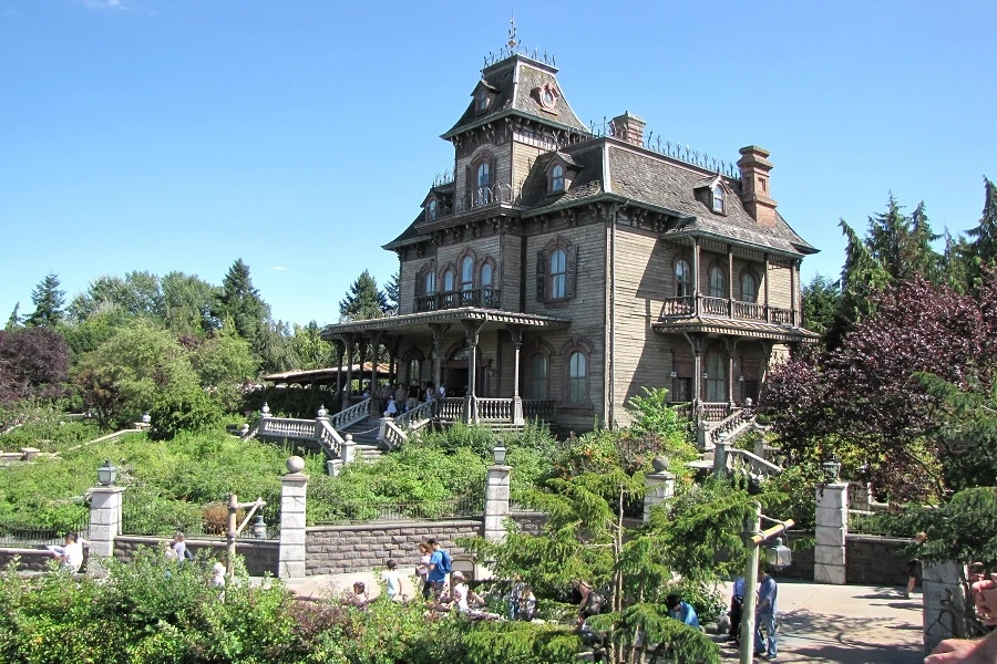 Phantom Manor | Hello...Disney Wiki | Fandom
