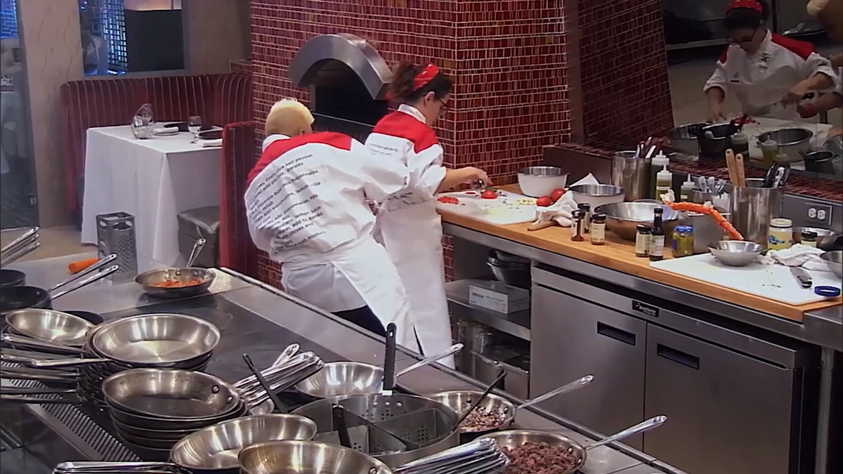 Episode 1503 - 16 Chefs Compete | Hell's Kitchen Wiki | Fandom