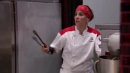 Robyn Almodovar | Hells Kitchen Wiki | Fandom