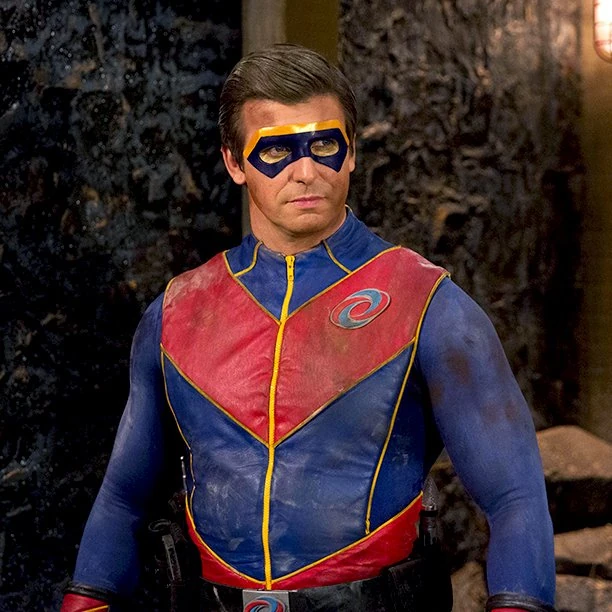 Henry Danger Captain Man Kissing