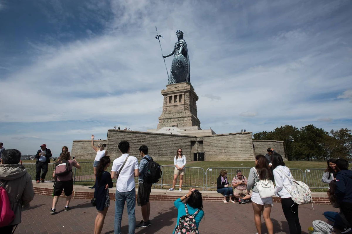 Statue of Wisdom (AKA Wisdom Guiding the World) | Heraldic Realms Wiki ...