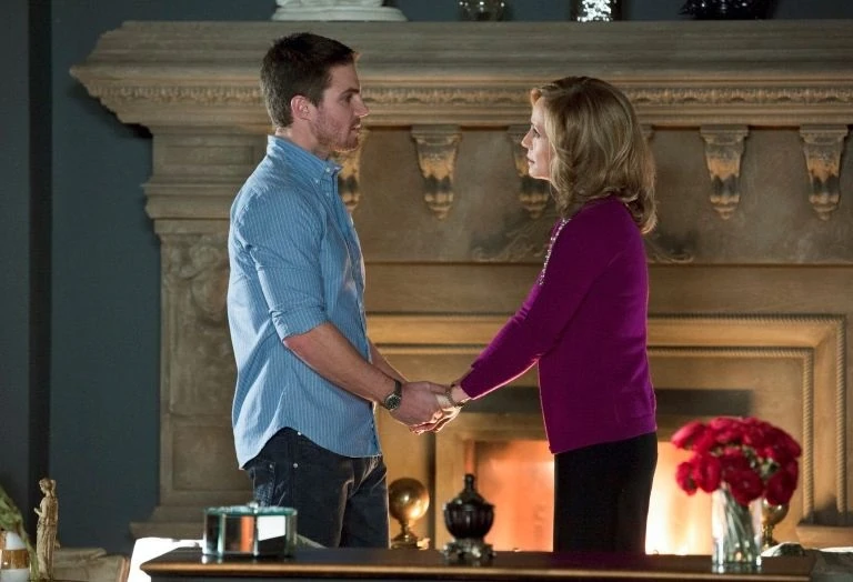 Moira and Oliver | Heroes and Aliens Wiki | Fandom