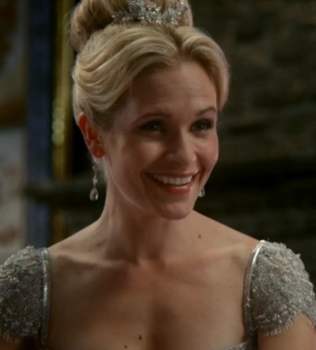 Helga (Once Upon a Time) | Heroes and Villains Wiki | Fandom