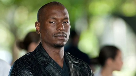 Roman Pearce | Wiki Heróis do Multiverso Universo | Fandom