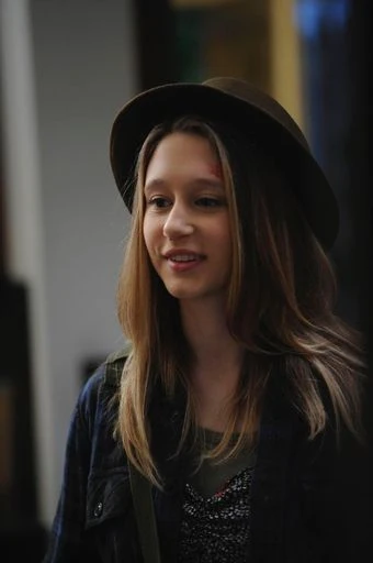 Violet Harmon | Wiki Héros | Fandom