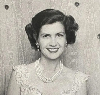 Queen Stephanie of Aldovia | Historical Disney Wiki | Fandom