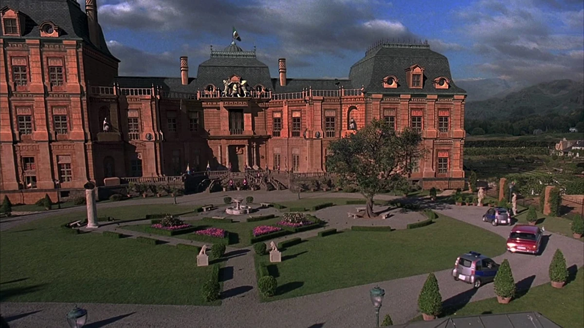 Genovian Palace | Historical Disney Wiki | Fandom