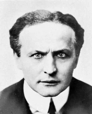 Harry Houdini | Historical Figures and Celebrity Wiki | Fandom