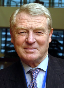 Paddy Ashdown | Historical figures in Media Wiki | Fandom