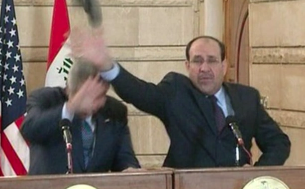 Shoe throwing at President Bush Jr. | HistoricalPortal Wiki | Fandom