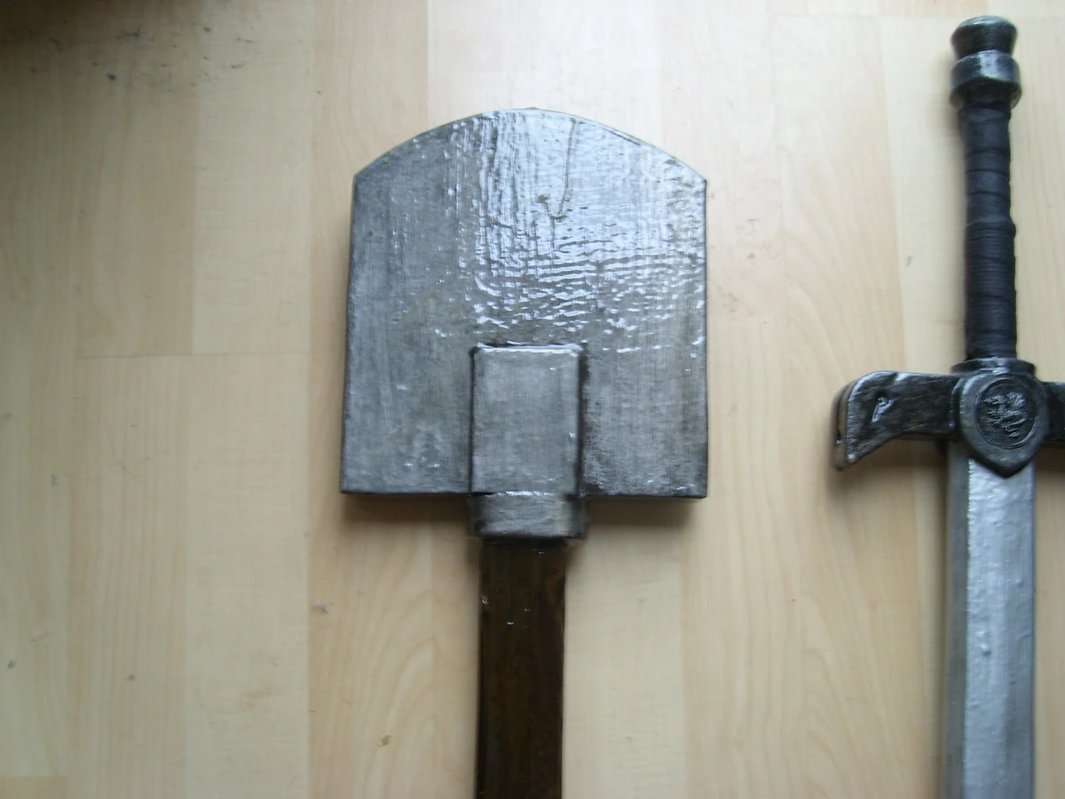 Two Handed Melee | Hive Wiki | Fandom