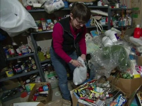 Hoo, This Reeks! | Hoarders Wiki | Fandom