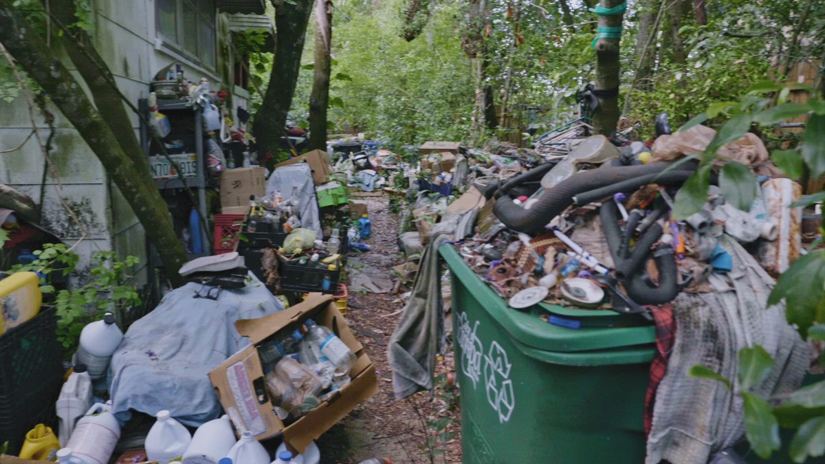 Where Are They Now? Carl / Eric | Hoarders Wiki | Fandom