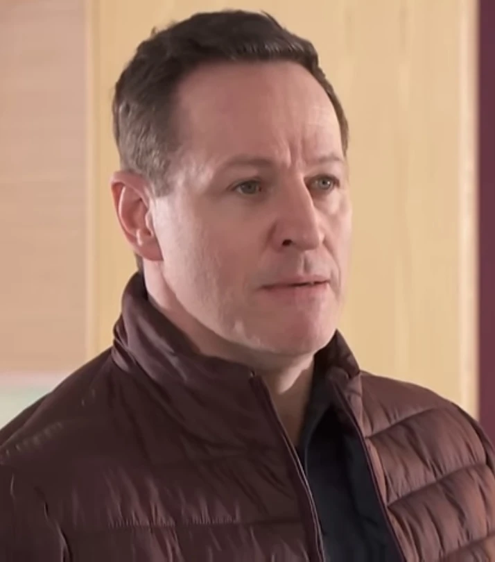 Chris (Andrew Dowbiggin) | Hollyoaks Wiki | Fandom