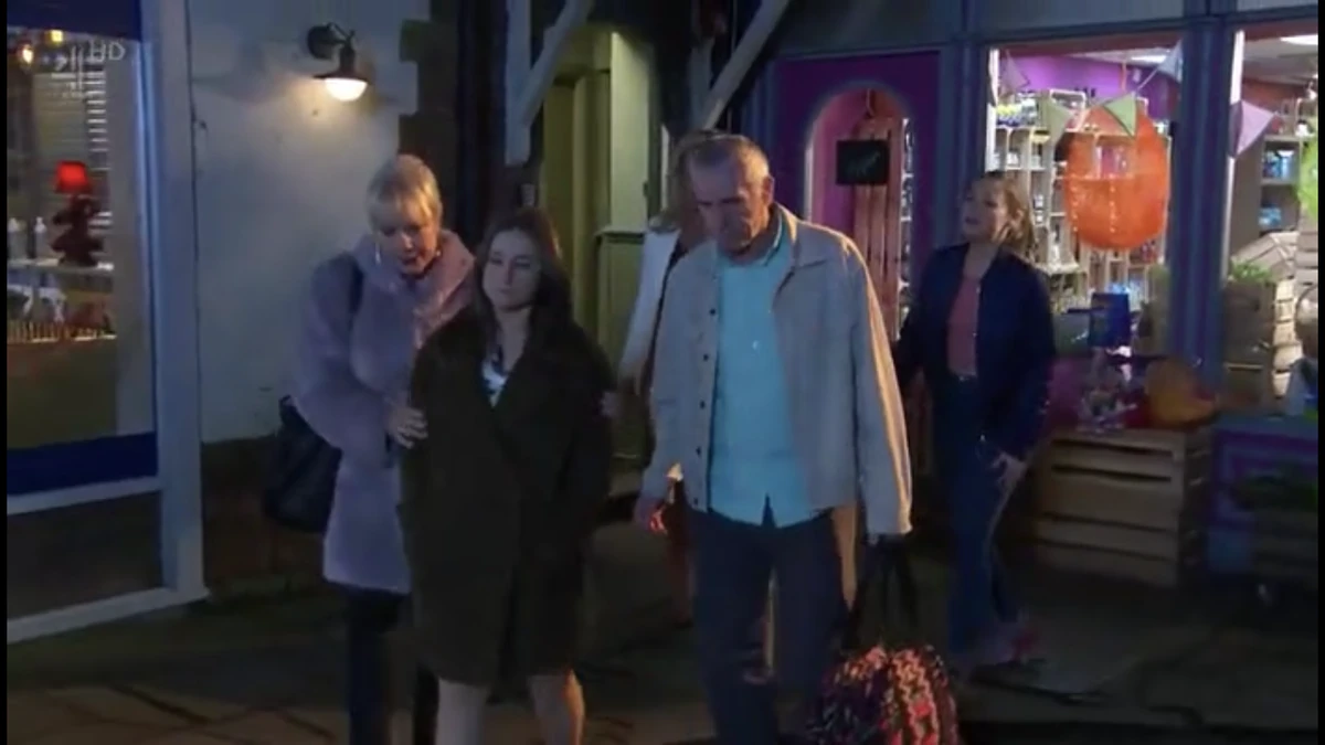 Episode 4620 (7th April 2017) | Hollyoaks Wiki | Fandom