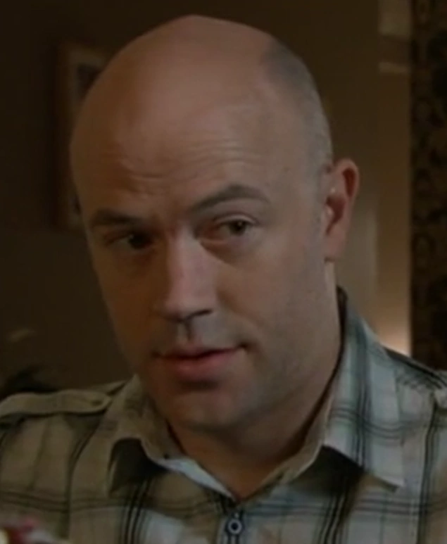 Edwin Selznick | Hollyoaks Wiki | Fandom