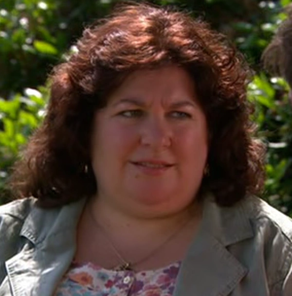 Jean Snow | Hollyoaks Wiki | Fandom