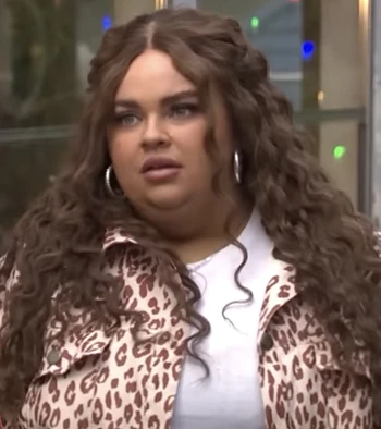 Lizzie Chen-Williams | Hollyoaks Wiki | Fandom