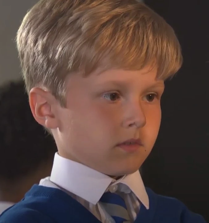 Curtis Royle | Hollyoaks Wiki | Fandom