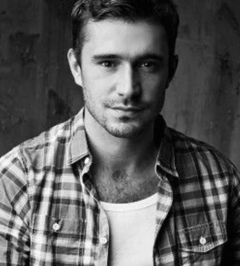 Oliver Farnworth | Hollyoaks Wiki | Fandom