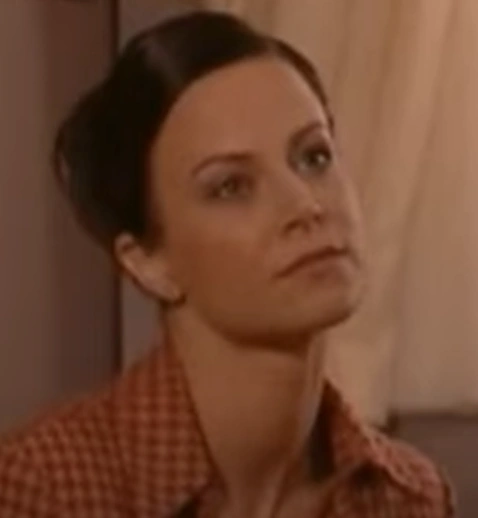 Leah Wallace | Hollyoaks Wiki | Fandom