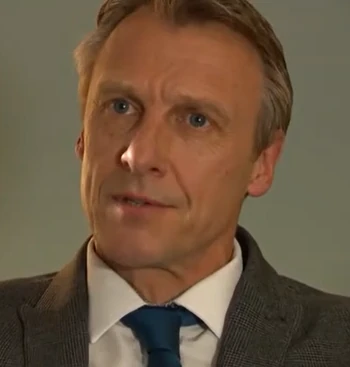 Ian Chambers | Hollyoaks Wiki | Fandom