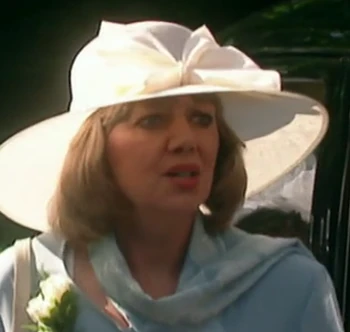 Maureen Matthews | Hollyoaks Wiki | Fandom