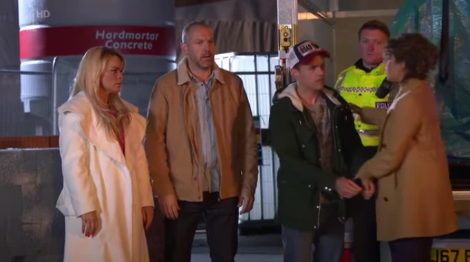 Episode 4822 (16th January 2018) | Hollyoaks Wiki | Fandom