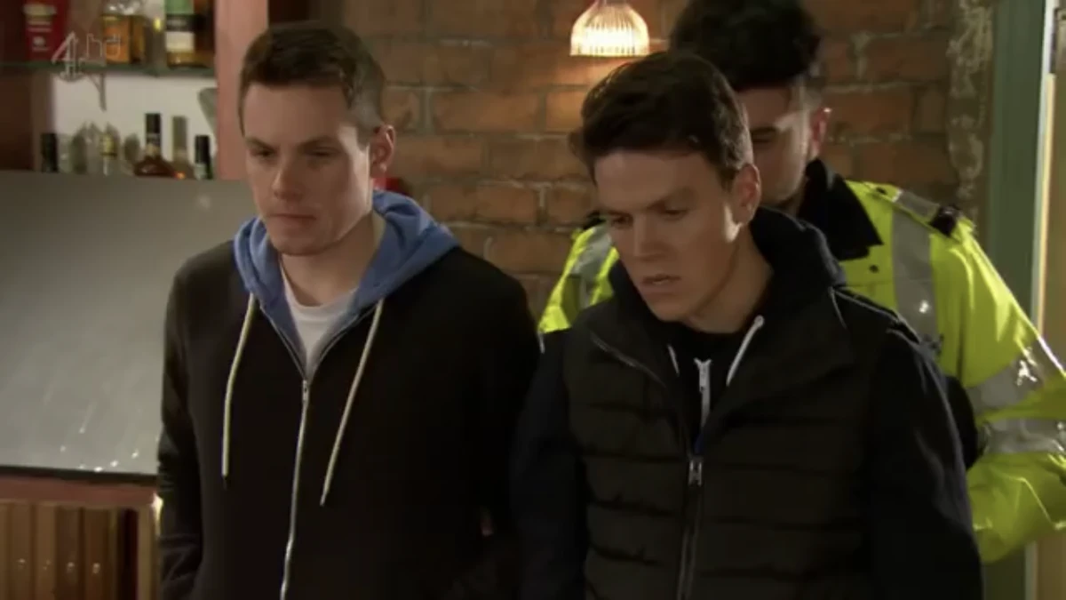 Episode 4118 (6th May 2015) | Hollyoaks Wiki | Fandom