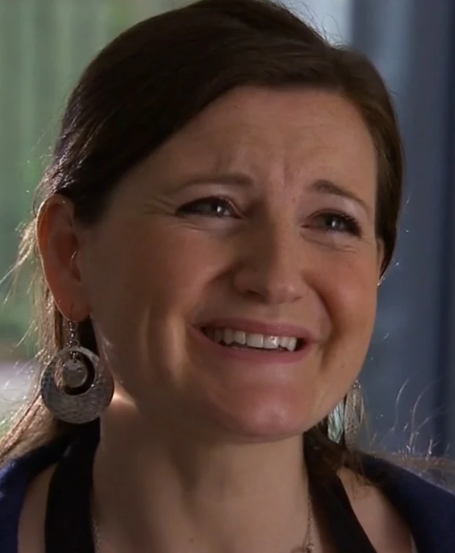 Helen Davenport | Hollyoaks Wiki | Fandom