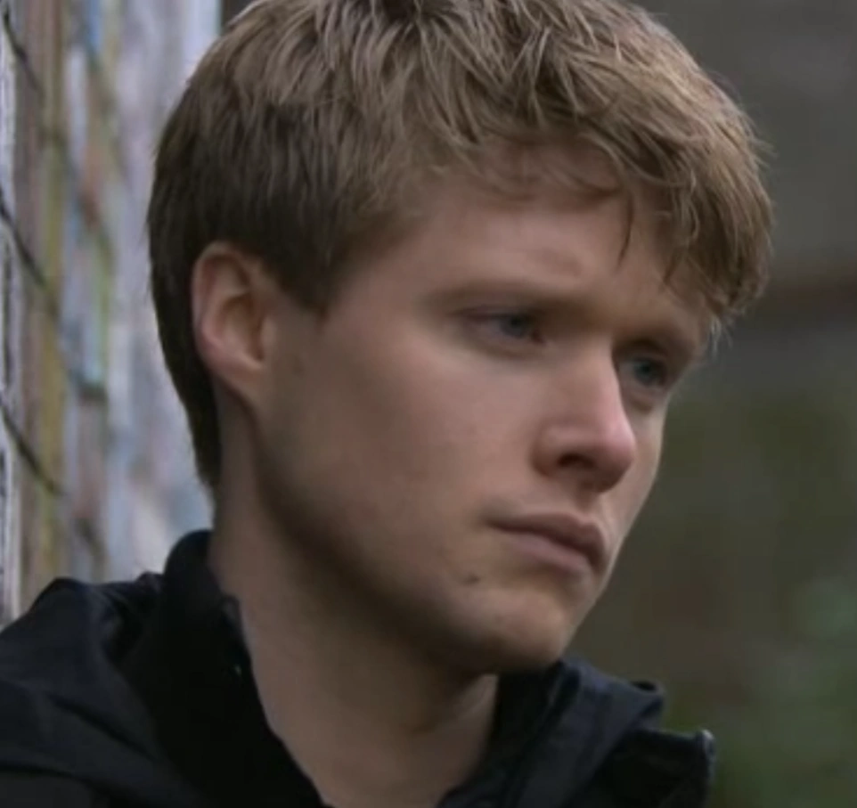 Kyle Ryder | Hollyoaks Wiki | Fandom