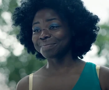 Lauren (Emmanuella Cole) | Hollyoaks Wiki | Fandom