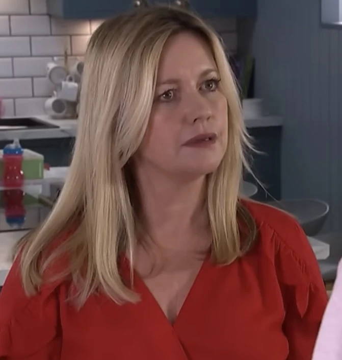 Diane Hutchinson | Hollyoaks Wiki | Fandom