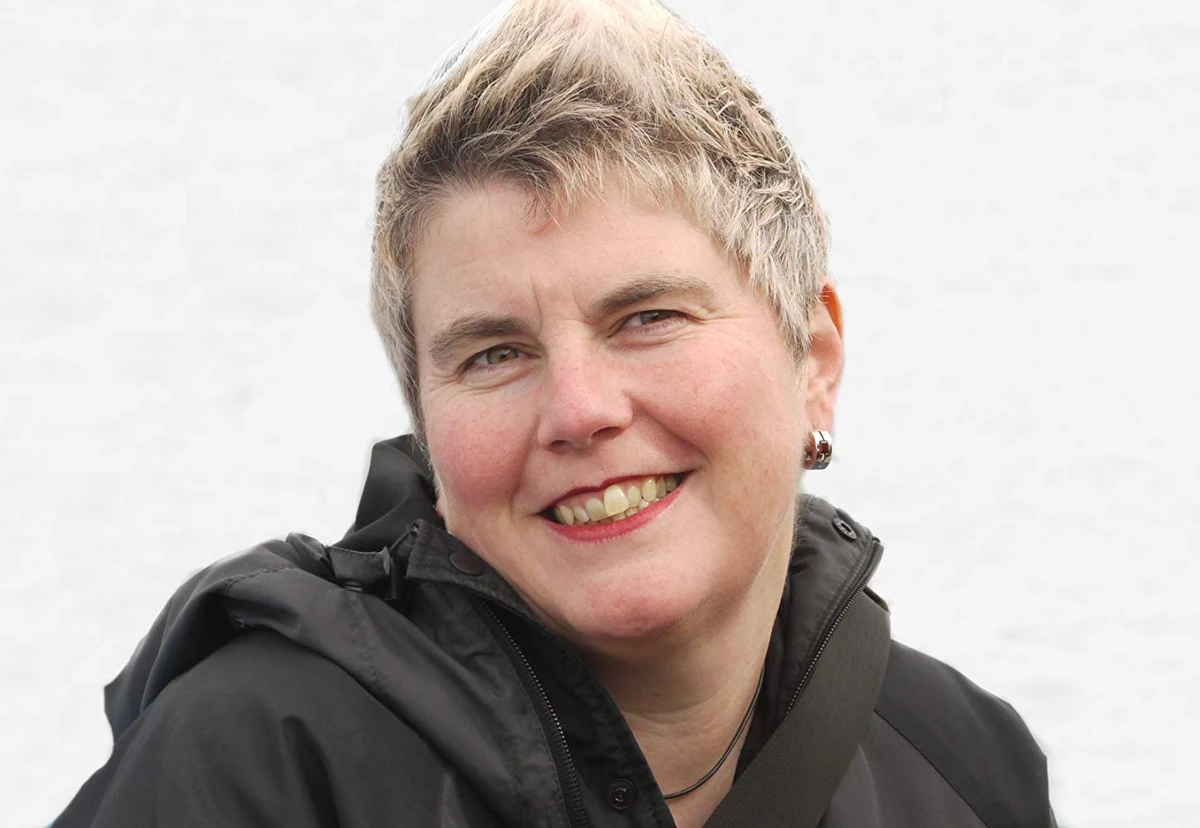 Tracey Rooney | Hollyoaks Wiki | Fandom