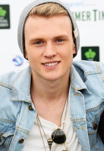 Tristan Evans | Hollyoaks Wiki | Fandom