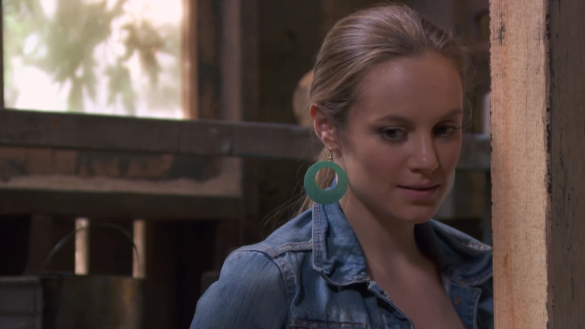 Lia | Hollywood Heights Wiki | Fandom