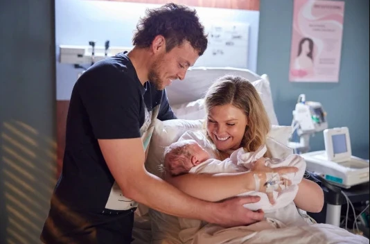 Izzy Thompson | Home And Away Soap Opera Wiki | Fandom