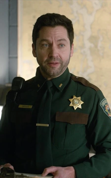 Frank Briggs Jr. | Home Before Dark Wiki | Fandom