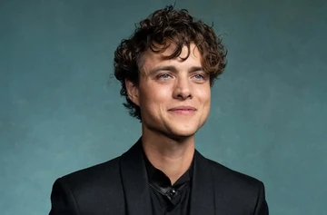 douglas smith 2004